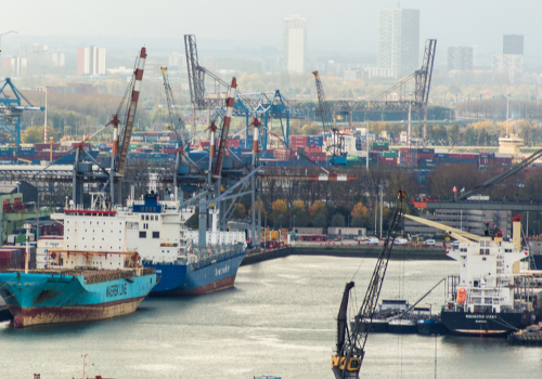 Oil firms back Rotterdam ammonia cracker project